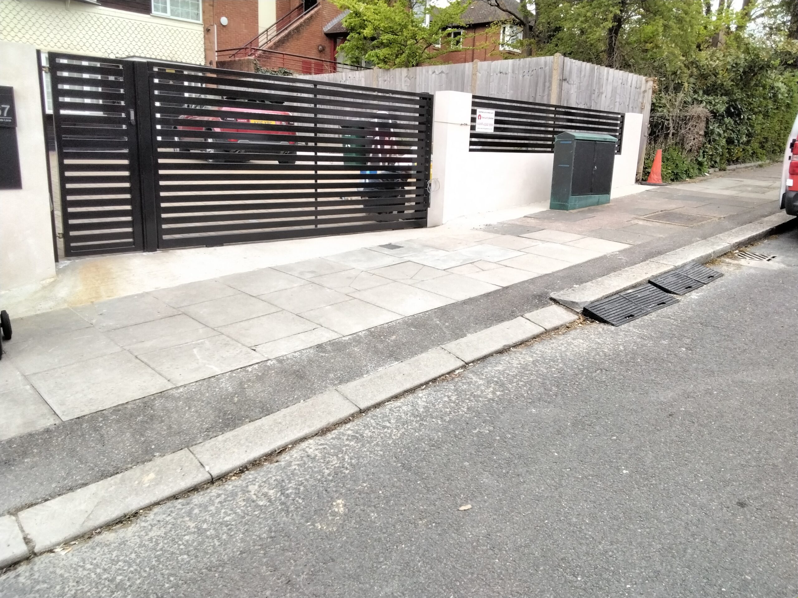 Driveway Gates UK London | Security gates R Us | London